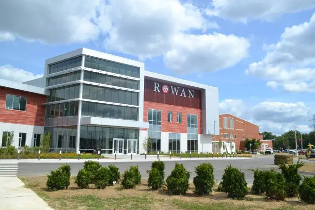 Best Community Colleges in New Jersey - 2021 HelpToStudy.com 2022